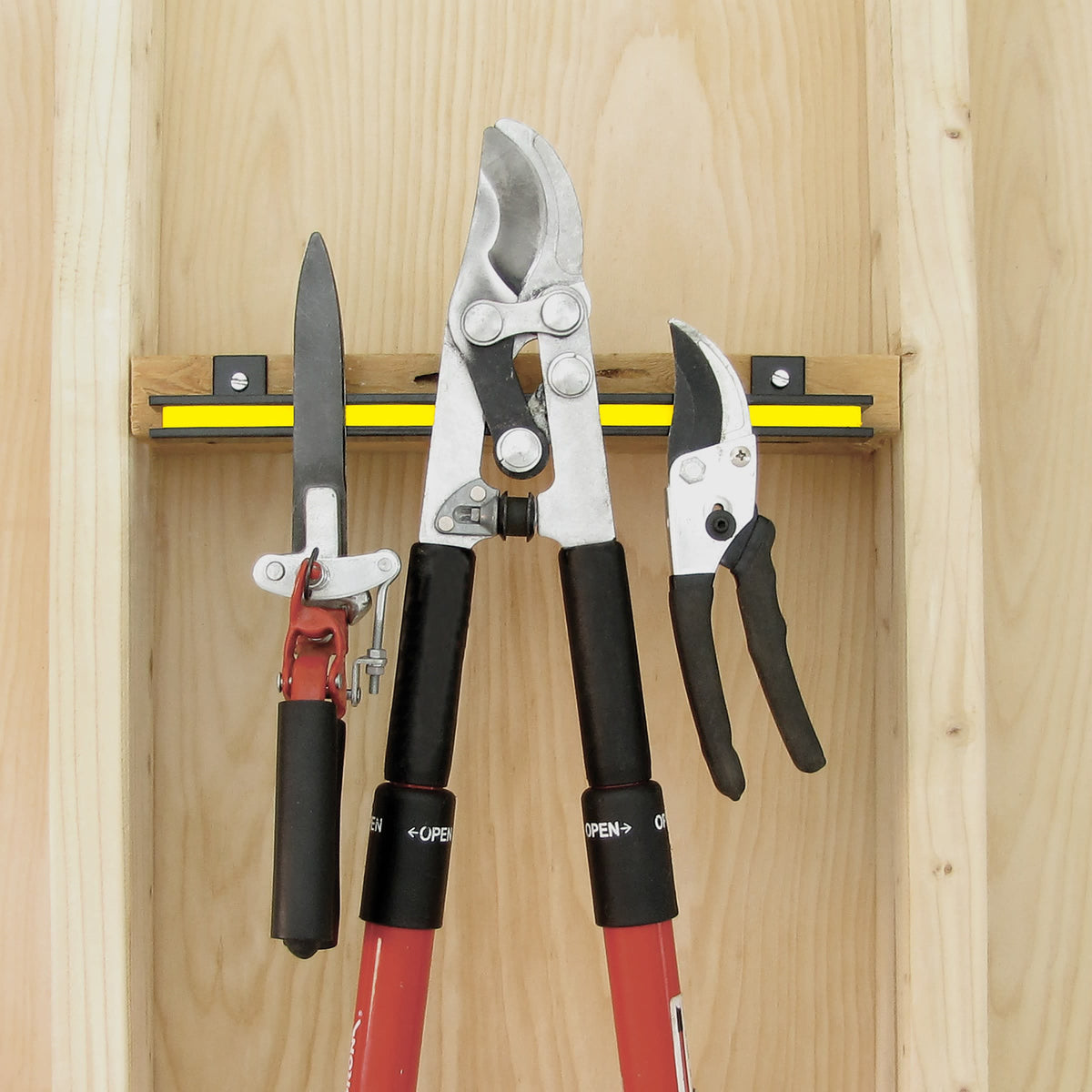 Master Magnetics 13" Magnetic Tool Bar¸ Nut and Bolt