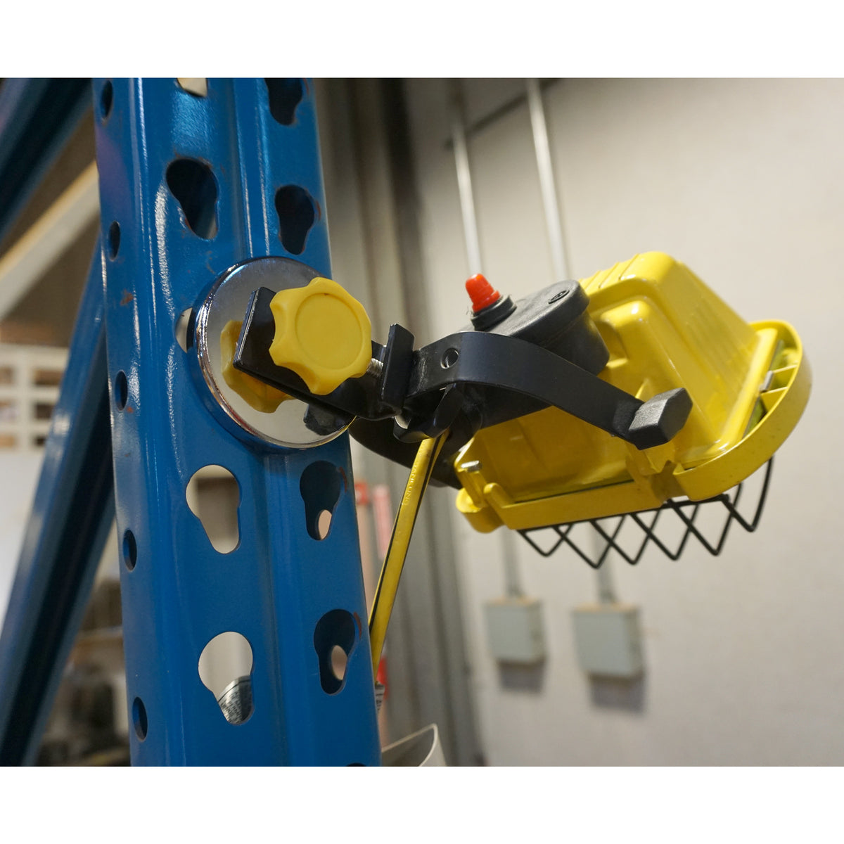 Master Magnetics Ceramic Round Base Magnet